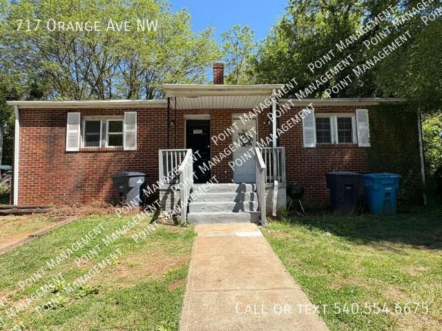 Convenient 2BR Duplex Near Interstate – Lawn Care Included!