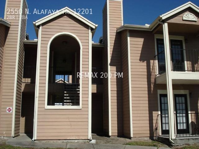 Conveniently Located 2/2 Condo In Waterford