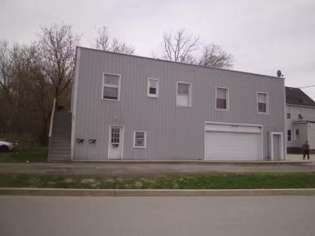 Conveniently located close to the Courthouse ~ 465 E Washingt.