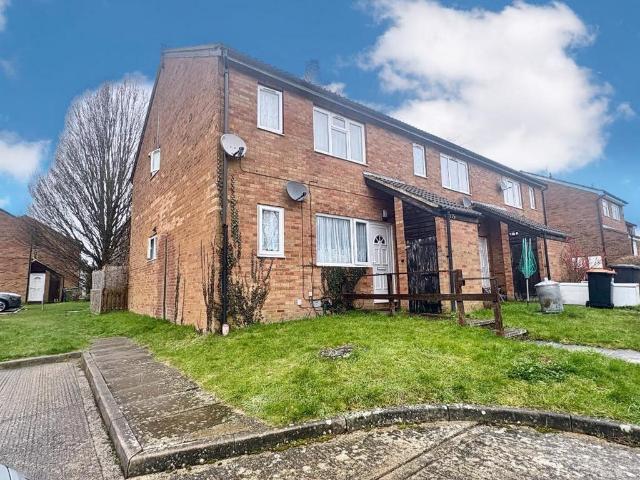 Conway Close, Houghton Regis, LU5 1 bed flat to rent £1,000 pcm £231 pw