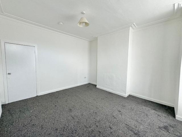 Conway Grove, Harehills, Leeds LS8, 4 bed terraced house to rent, £1,100 pcm | PrimeLocation