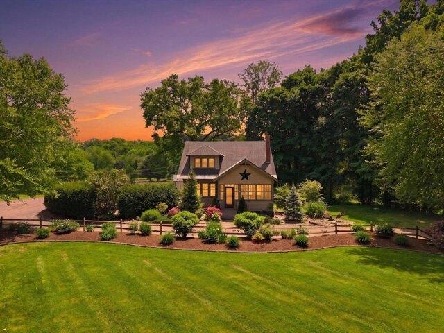 Conway Dr, Greenfield, Farm House For