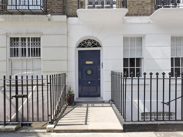Conway Street, London, W1T 3 bed apartment to rent £8,645 pcm £1,995 pw