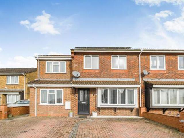 Conway Road, Calcot, 5 Bedroom Semi detached