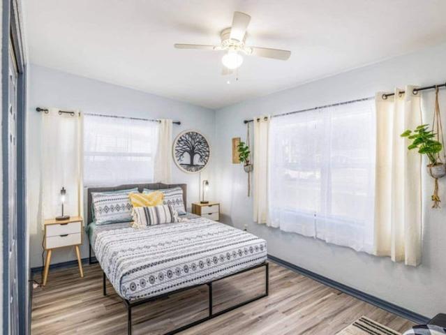 Conway_room 2