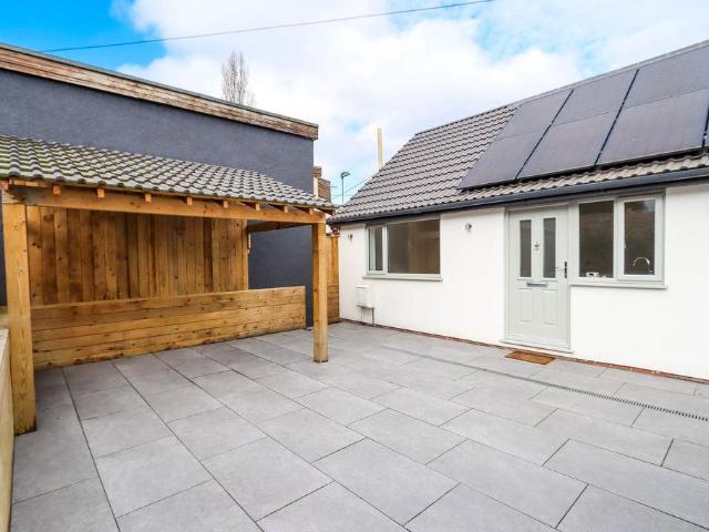 Conygar Close, Clevedon 4 bed detached house to rent £1,850 pcm £427 pw