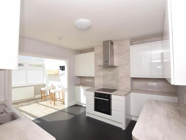 Conygre Road, Filton, BS34 5 bed house to rent £3,000 pcm £692 pw
