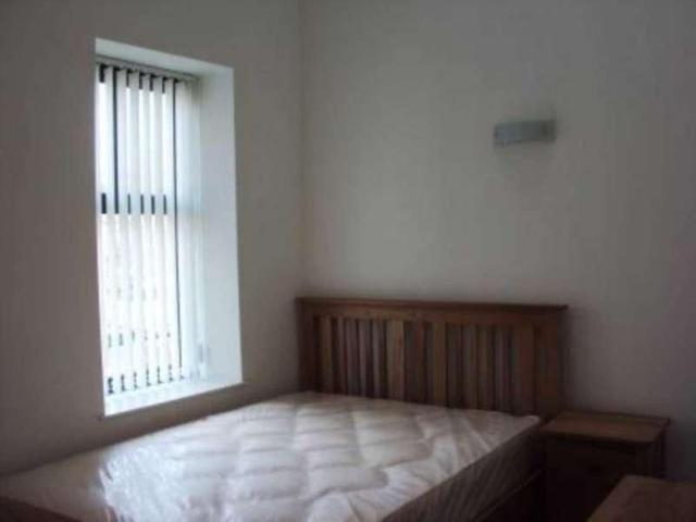 Conyngham Road, Victoria, M14