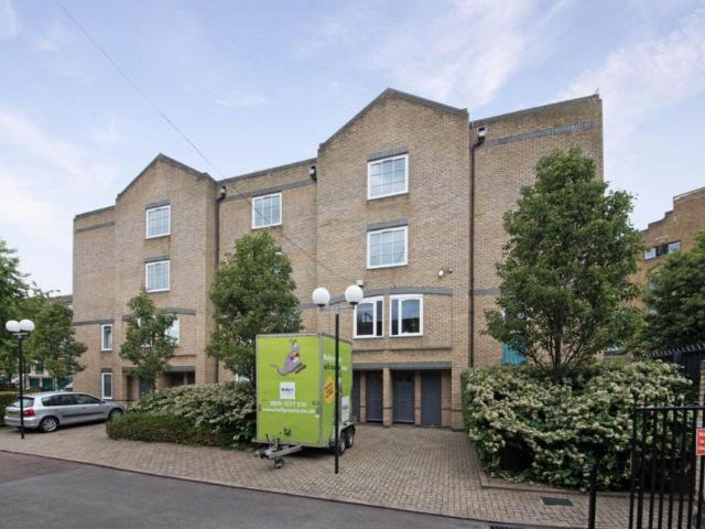 Conant Mews, Aldgate, London E1, 2 bed flat to rent, £2,709 pcm | PrimeLocation