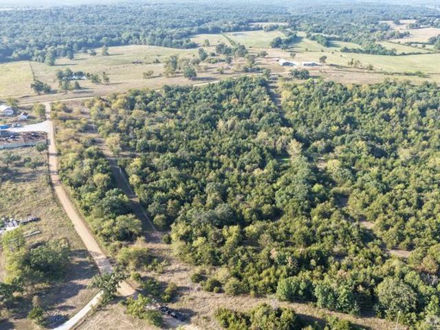 Concord Ave, Edwards, MO 65326