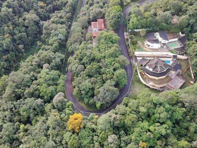 Cond. Alpes da Cantareira: um terreno de esquina com 1.680 m², já com projeto ap