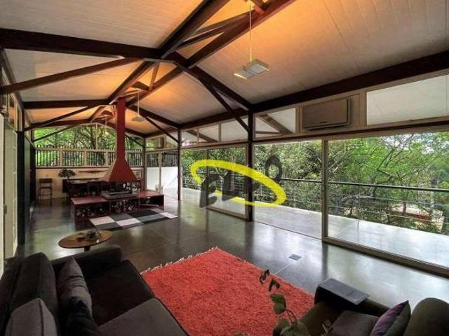 Cond. dos Arquitetos Contemporânea e despojada! Uma casa única!