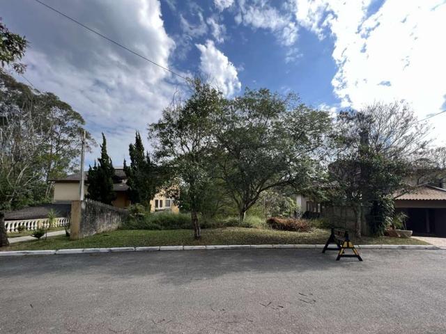 Cond. Euroville Lote 1.032,10 m² fundo para APP