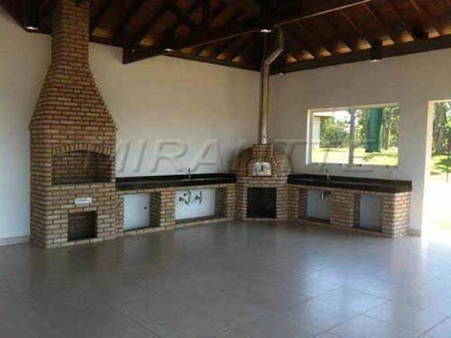Cond. fechado com 4 quartos