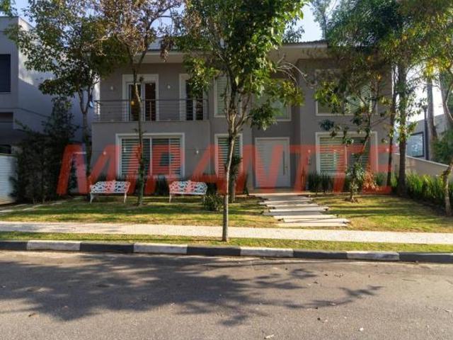 Cond. fechado de 1015.46m² com 7 quartos