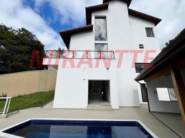 Cond. fechado de 1200m² com 3 quartos