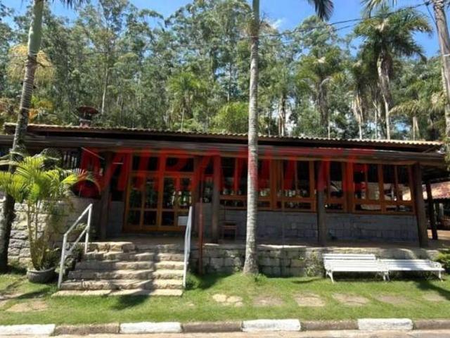 Cond. fechado de 149m² com 2 quartos