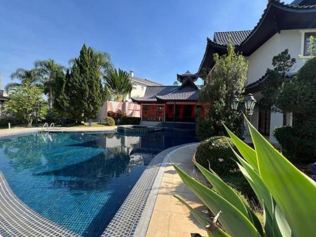 Cond. fechado de 1558m² com 4 quartos