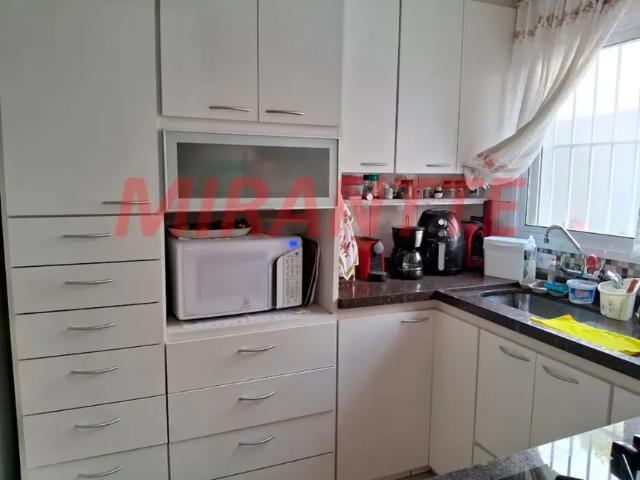 Cond. fechado de 182m² com 3 quartos em Santa Teresinha