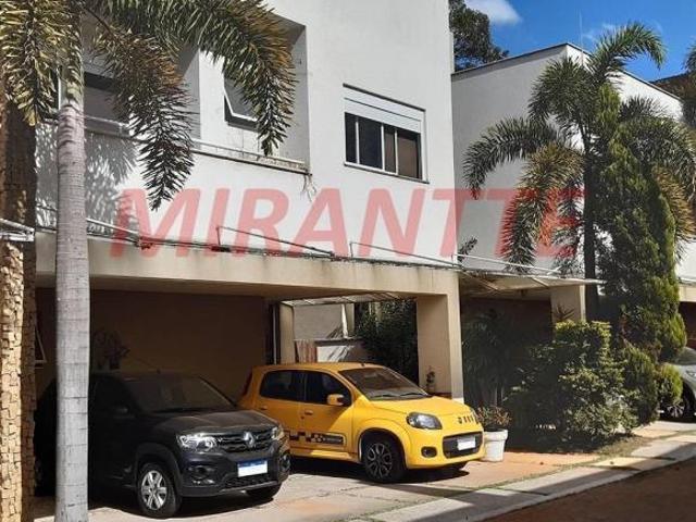 Cond. fechado de 237m² com 3 quartos
