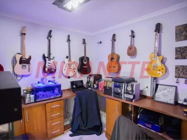 Cond. fechado de 230m² com 3 quartos em Chora Menino