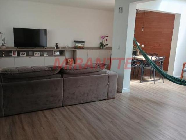 Cond. fechado de 242m² com 3 quartos