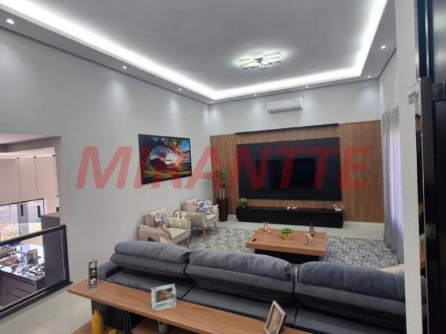 Cond. fechado de 253.19m² com 5 quartos