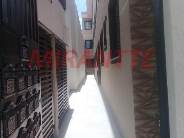 Cond. fechado de 25m² com 1 quartos