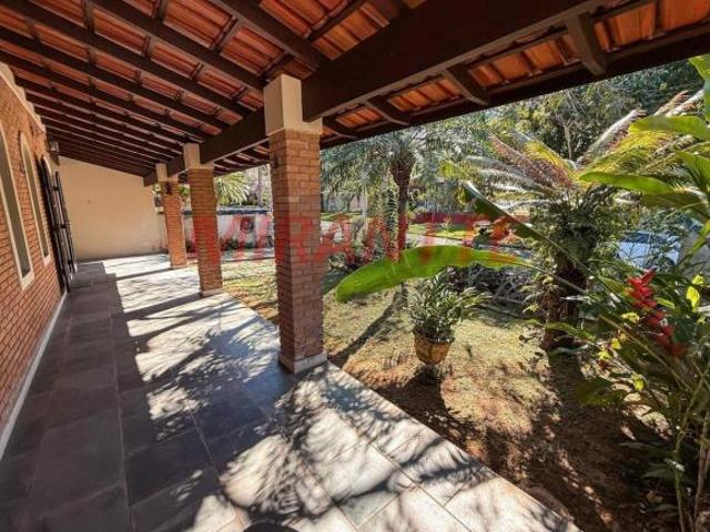 Cond. fechado de 270.07m² com 4 quartos