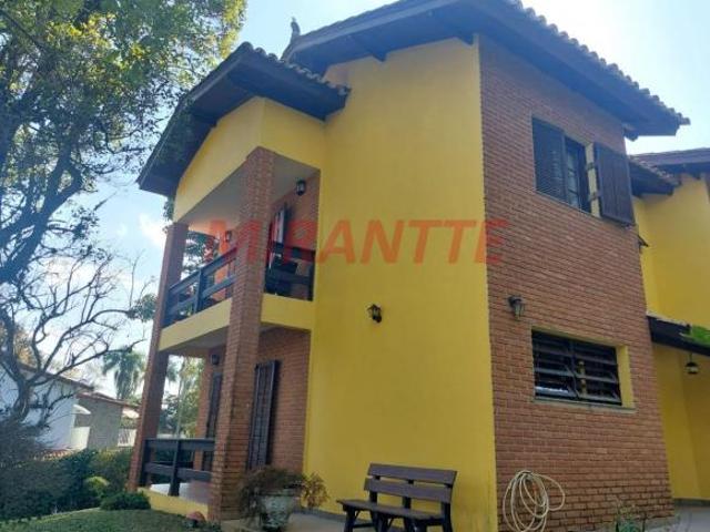 Cond. fechado de 272.51m² com 3 quartos