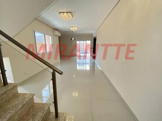 Cond. fechado de 280m² com 4 quartos