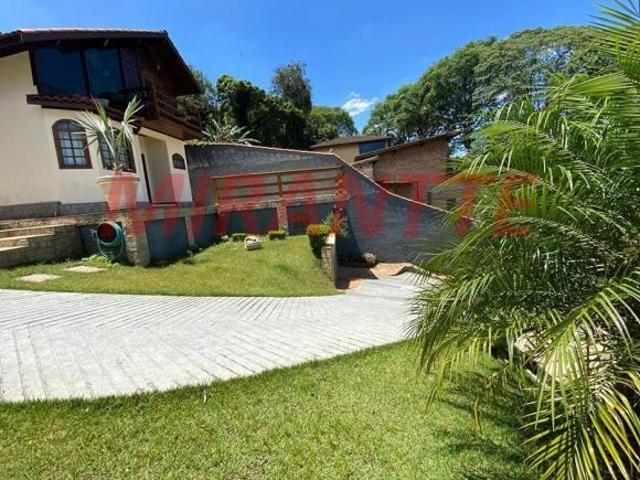 Cond. fechado de 300m² com 3 quartos