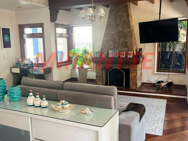Cond. fechado de 310m² com 3 quartos