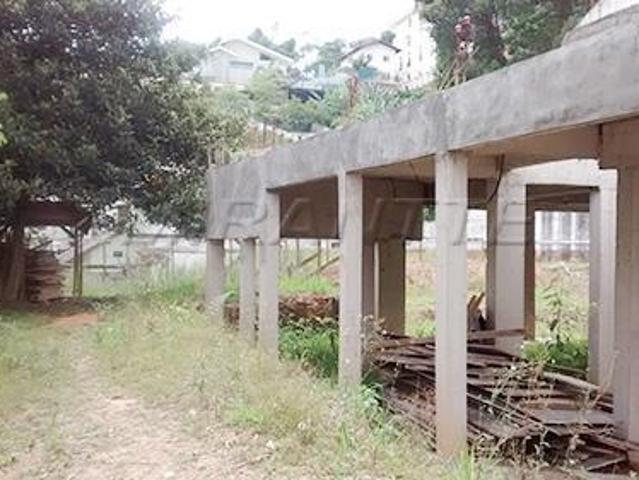 Cond. fechado de 320m²