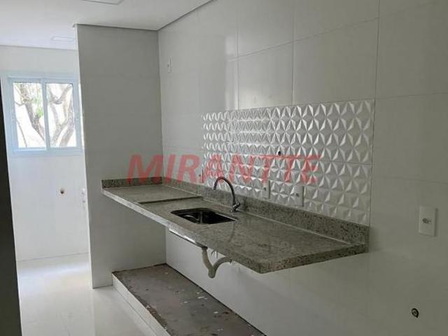 Cond. fechado de 37m² com 2 quartos