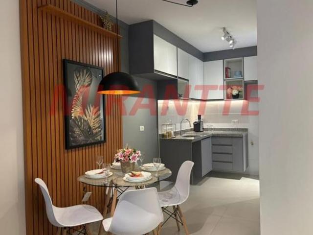 Cond. fechado de 39m² com 2 quartos