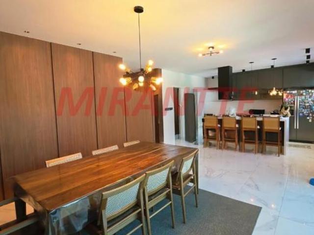 Cond. fechado de 400m² com 4 quartos