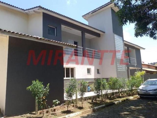 Cond. fechado de 400m² com 4 quartos