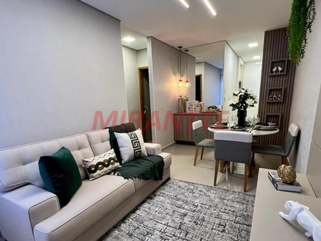 Cond. fechado de 49m² com 2 quartos