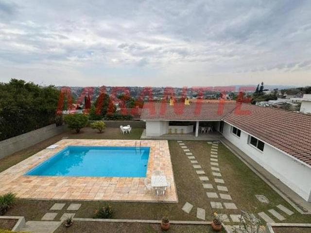 Cond. fechado de 500m² com 4 quartos
