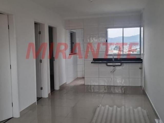 Cond. fechado de 50m² com 2 quartos