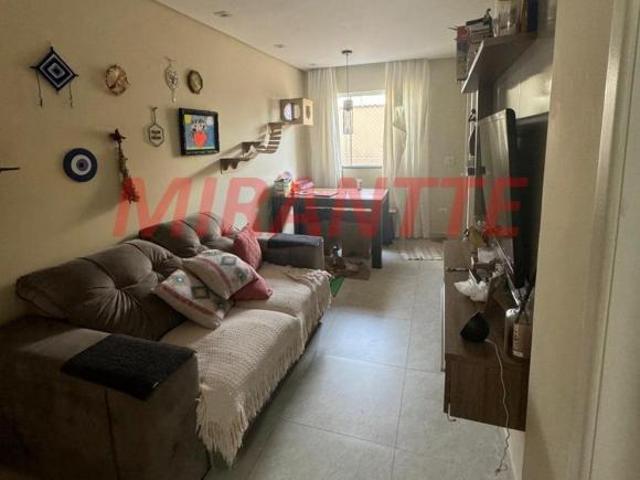 Cond. fechado de 50m² com 2 quartos