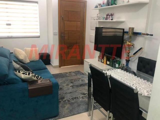 Cond. fechado de 50m² com 2 quartos
