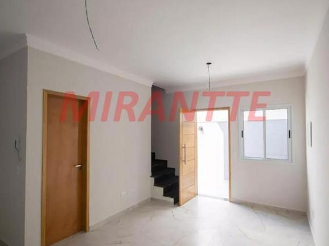 Cond. fechado de 52m² com 2 quartos