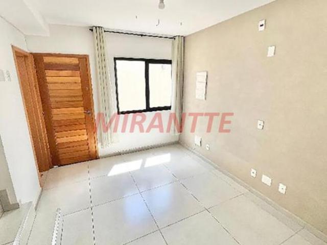 Cond. fechado de 52m² com 2 quartos