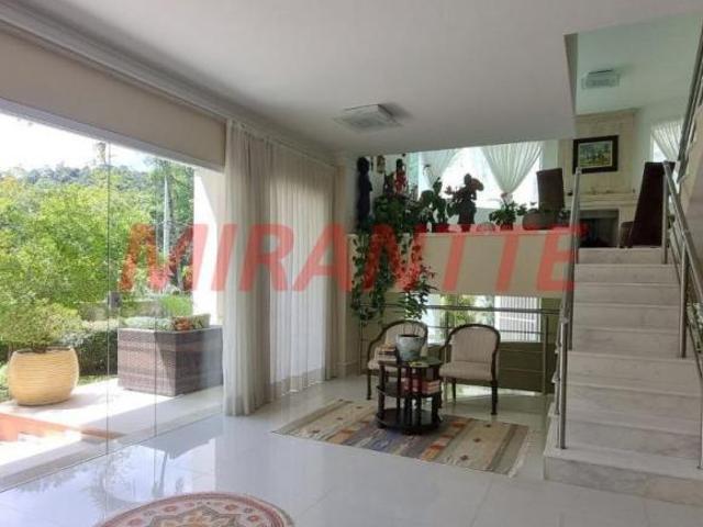 Cond. fechado de 539.55m² com 4 quartos