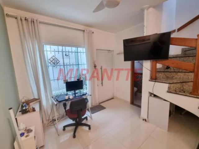 Cond. fechado de 75m² com 2 quartos