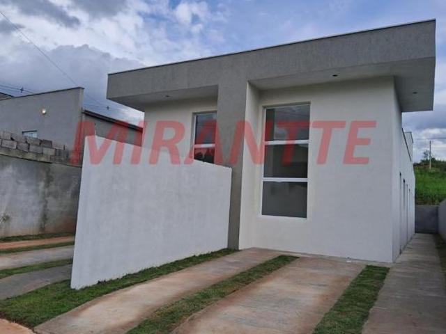 Cond. fechado de 60m² com 2 quartos