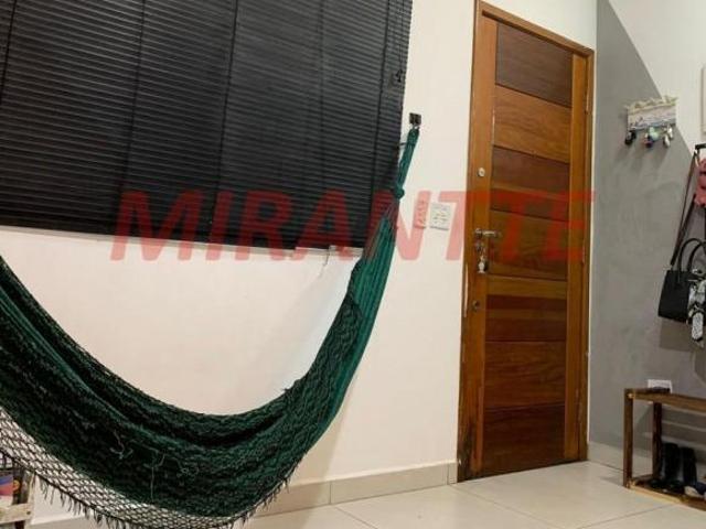 Cond. fechado de 60m² com 2 quartos