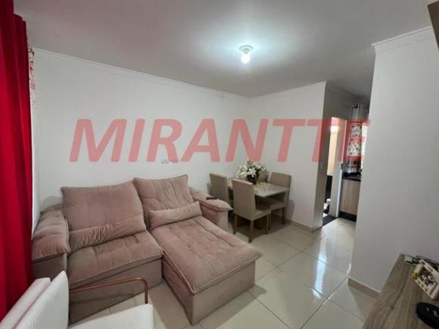 Cond. fechado de 60m² com 2 quartos